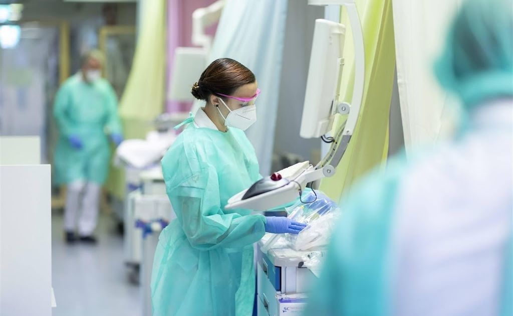 Bijna 107.000 ondertekenaars petitie covid-poli's