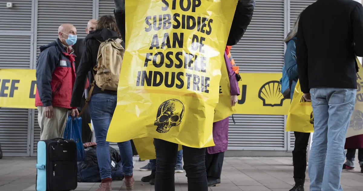 8,8 miljard euro fossiele subsidie naar 10 grote bedrijven Bron