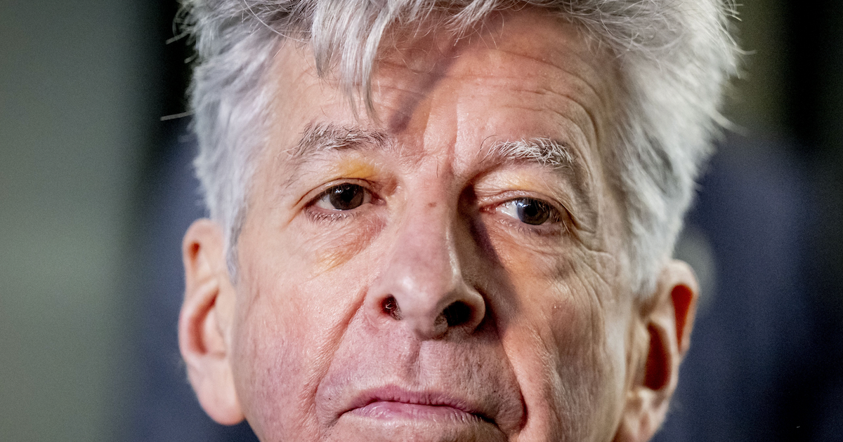 Ronald Plasterk, voormalig minister van Feesten, Partijen en Lege Dozen