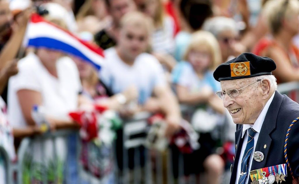 Nederlandse veteraan Max Wolff aanwezig bij herdenking Normandië