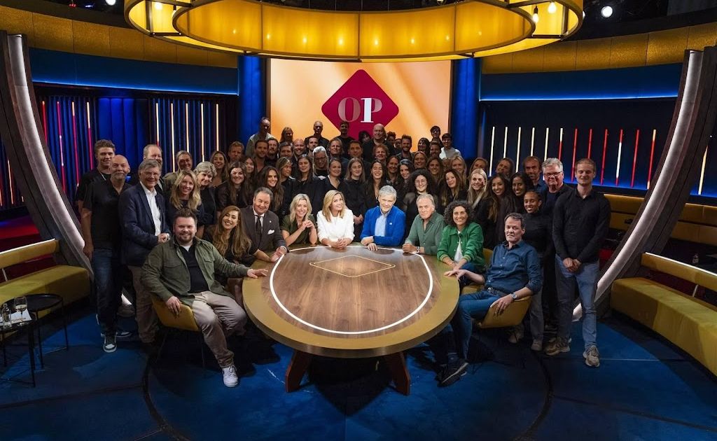 Op1-presentatoren blikken terug op nieuwsjaren in laatste show