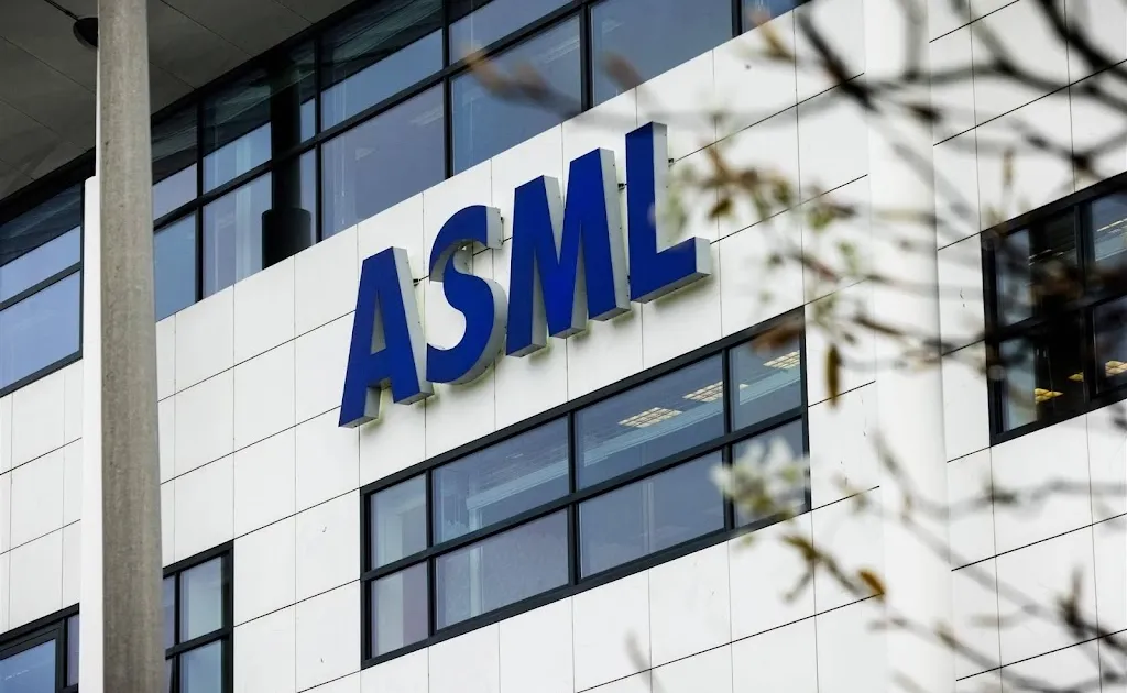 Bloomberg: Nederlandse regering denkt aan extra beperkingen ASML