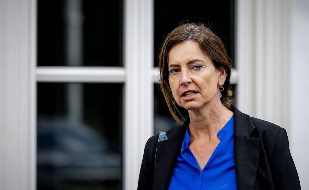 Minister Uitermark betreurt problemen toezichthouder van AIVD