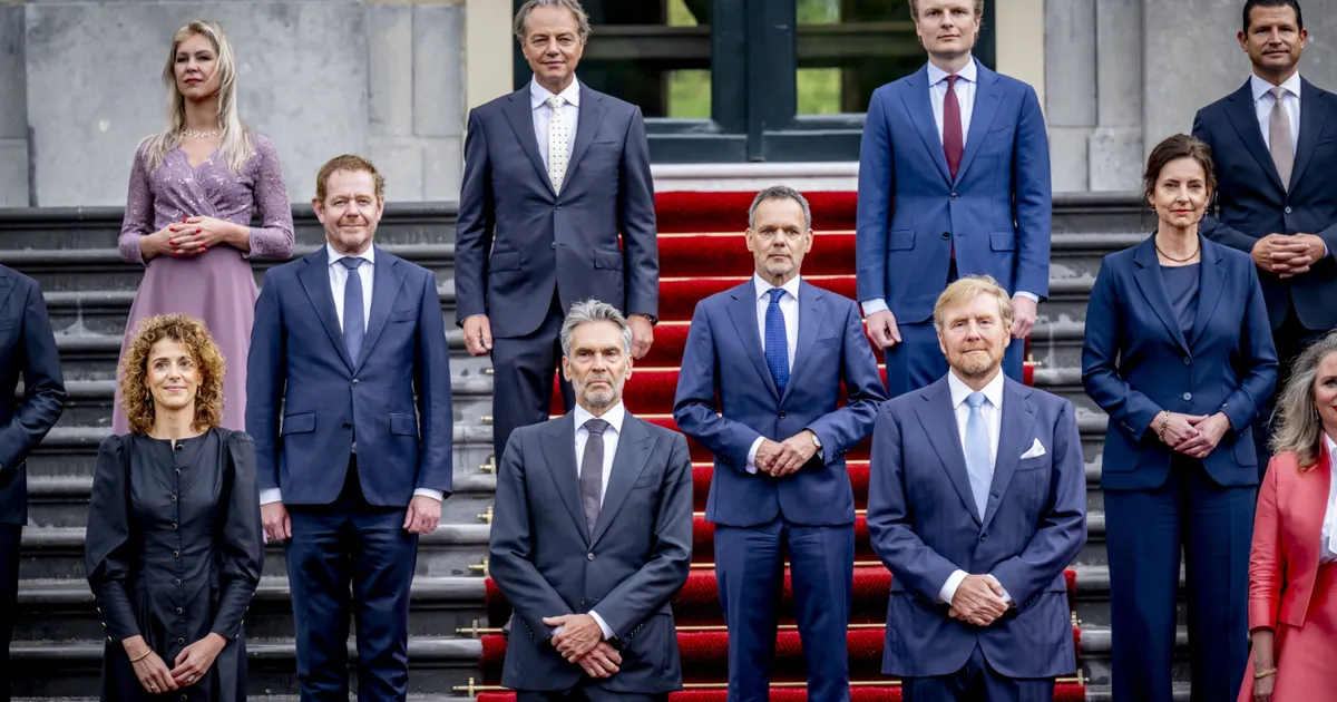 Kiezers klaar met Schoof: groei weg bij PVV, sterke groei CDA, en arme ...