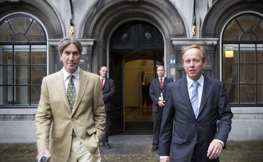 Kamer neemt afscheid van excentrieke huishistoricus De Bruyne