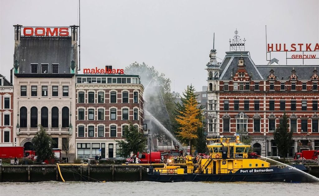 Blussen brand Rotterdam gaat nog lang duren