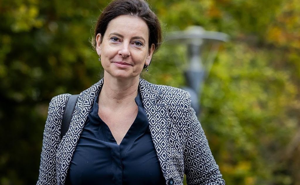 Uitermark roept gemeenteambtenaren op 'voorbij regels te denken'