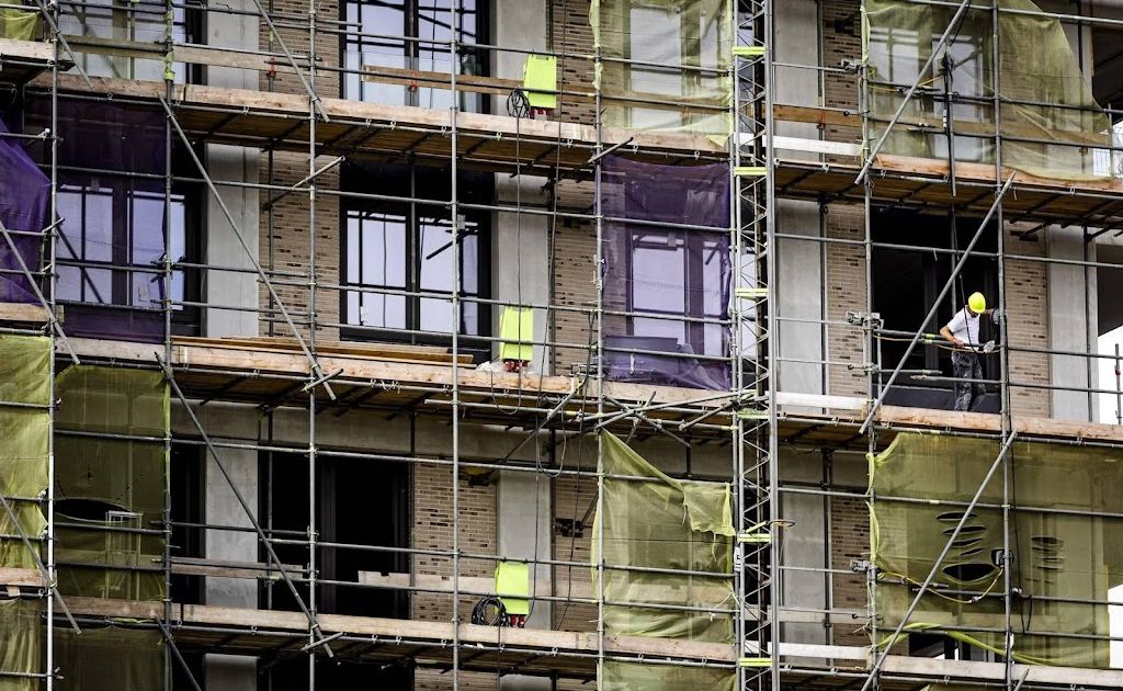 ABN AMRO: bouwsector krimpt in 2024 maar herstelt komende 2 jaar