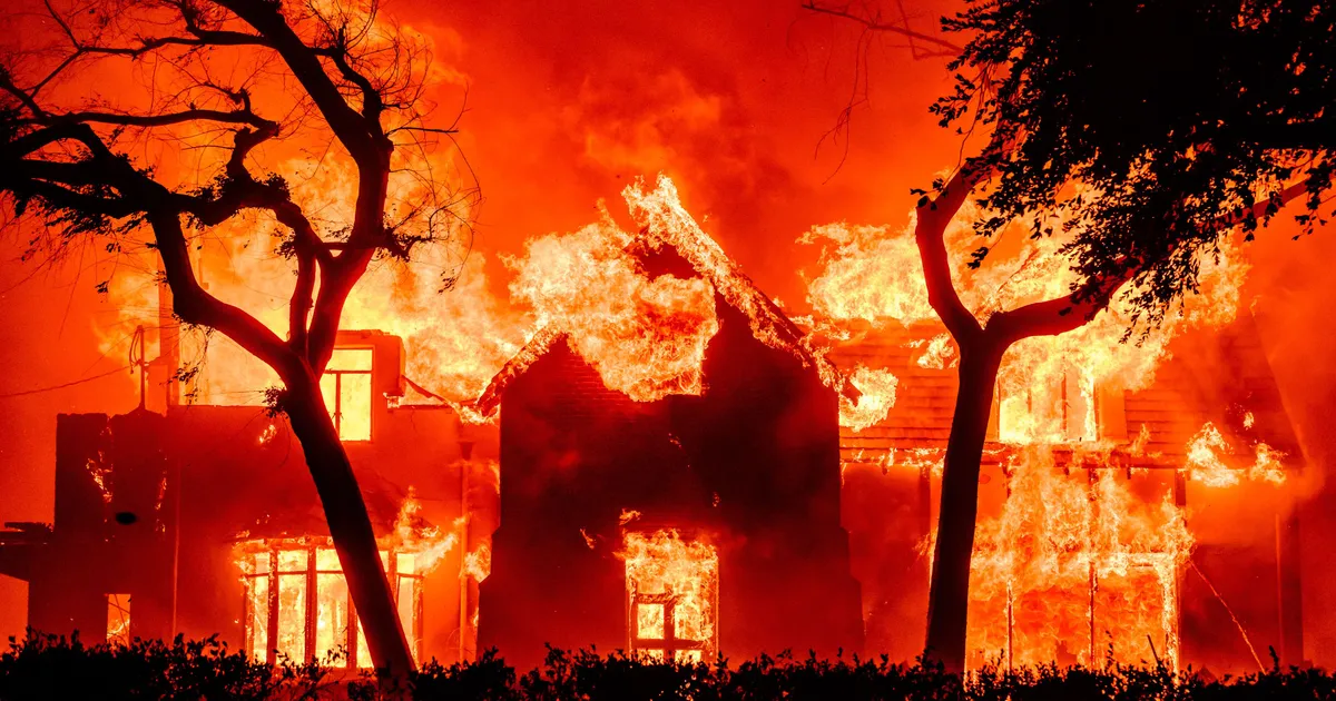 Branden Los Angeles duurste natuurramp in VS ooit, zie beelden