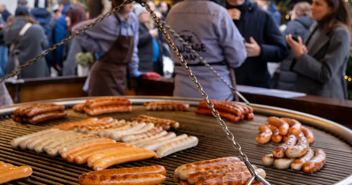 Bewerkt rood vlees, zoals worstjes, verhoogt de kans op dementie