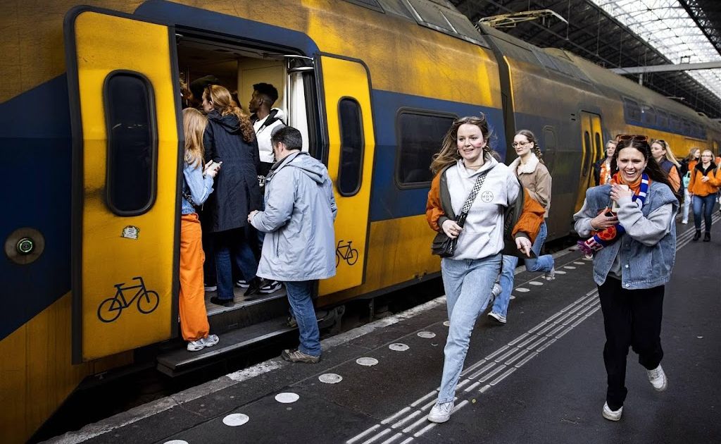 NS zet meer en langere treinen in op Koningsdag