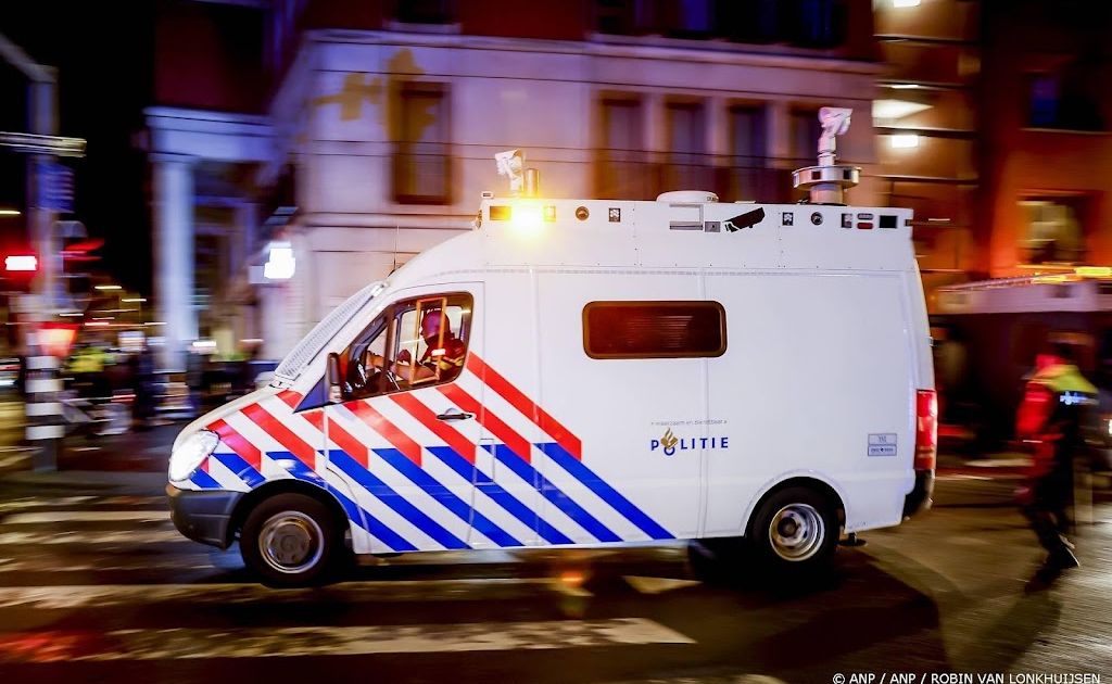 78 aanhoudingen en 8 bussen vernield rond duel Utrecht-Porto