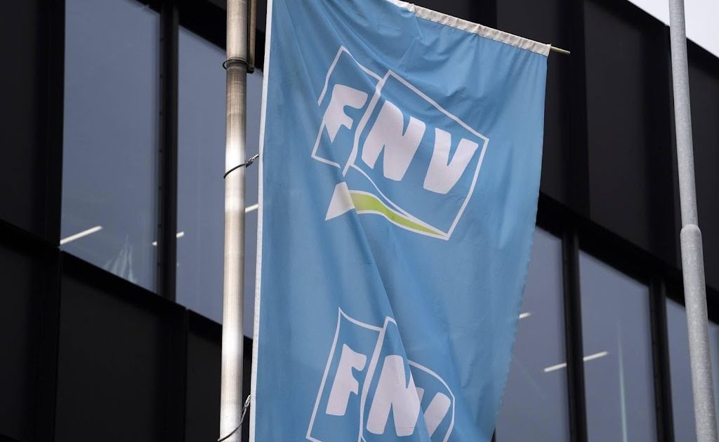 FNV teleurgesteld over uitspraak in Uber-zaak, overweegt stappen