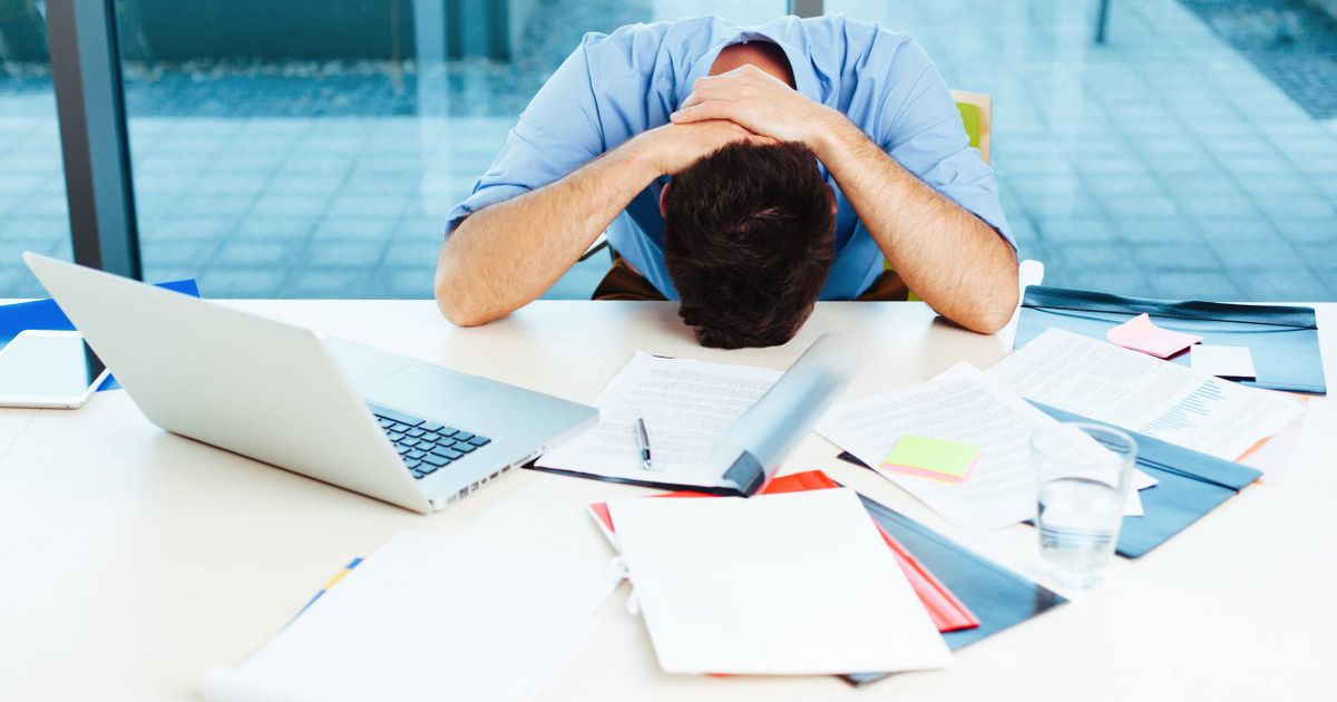 Studie onder 800.000 werknemers: niet werkdruk, maar déze fout maakt je ...