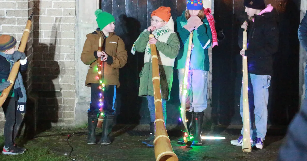 Midwinterhoornblazers in Diever bergen hun instrument weer op