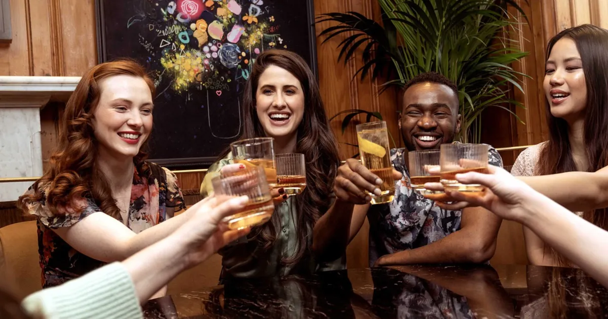 Engelse distilleerderijen gooien hun deuren open tijdens een week lang ...