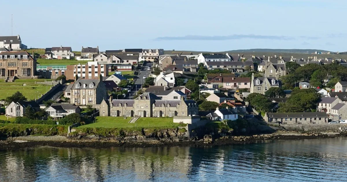 Lerwick Distillery komt eraan en zal eerst een new make spirit bottelen