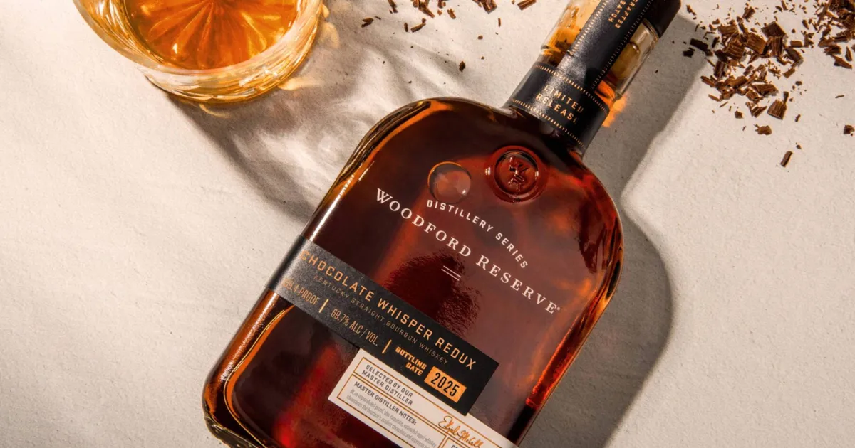 De nieuwe Woodford Reserve whiskey mag op een haartje na mee in vliegtuig