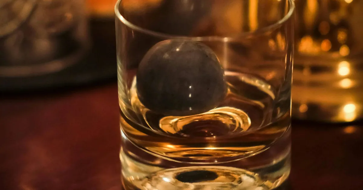 5 Ice Ball Makers voor een koud glas whisky of een ijskoude cocktail