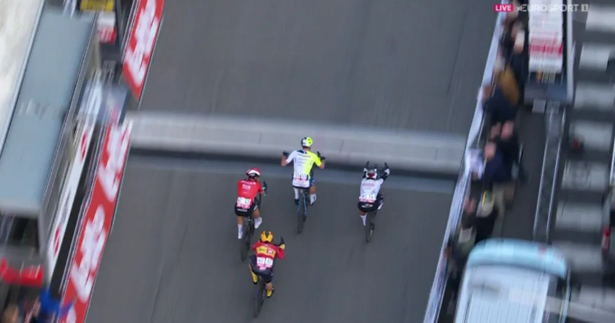 Laurenz Rex sprint naar de overwinning in Le Samyn 2024 na fotofinish ...