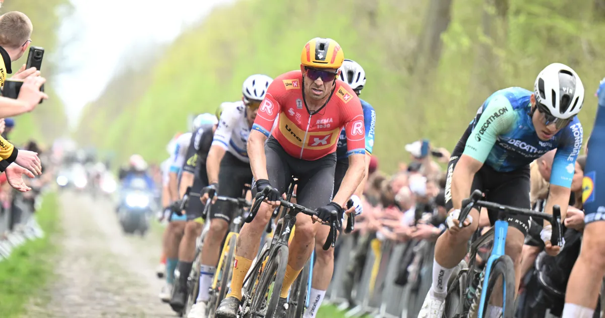 Alexander Kristoff wint spectaculaire Antwerp Port Epic na massaprint