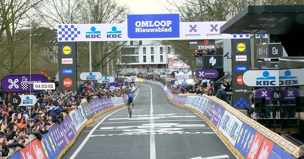Uitslag Omloop Het Nieuwsblad 2026 | Magische Mathieu van der Poel ...