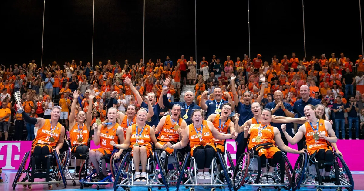 Ilse Arts met rolstoelbasketbalteam Europees kampioen