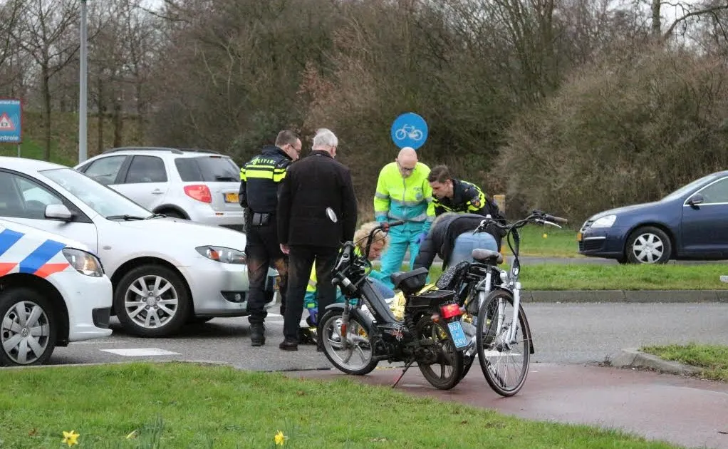 Bromfietser gewond bij ongeval op Schoenaker