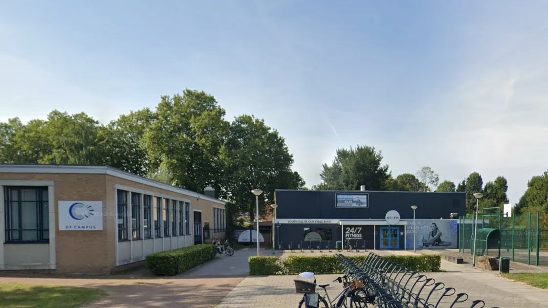 Inzameling jongeren voor opknap centrum