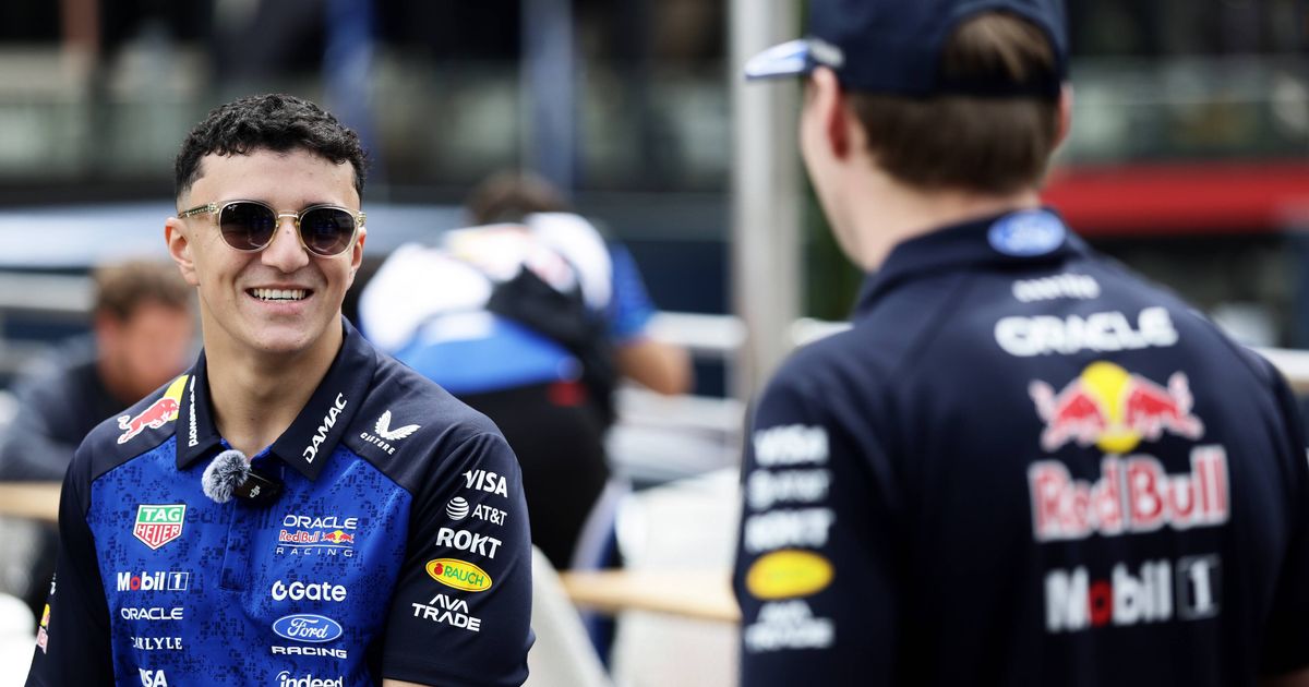 Voormalig Red Bull-monteur prijst Verstappen na ommekeer: "Daar moet je ...