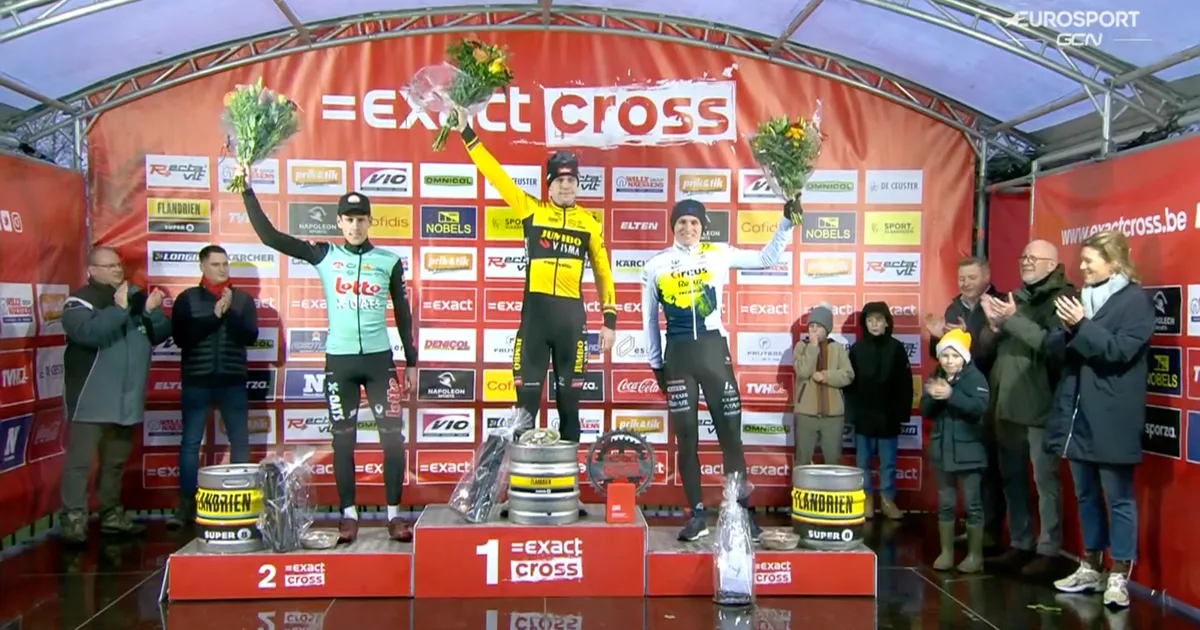 Jens Adams witnessed Wout van Aert's comeback in cyclo-cross up close: "He only needs one gear ...