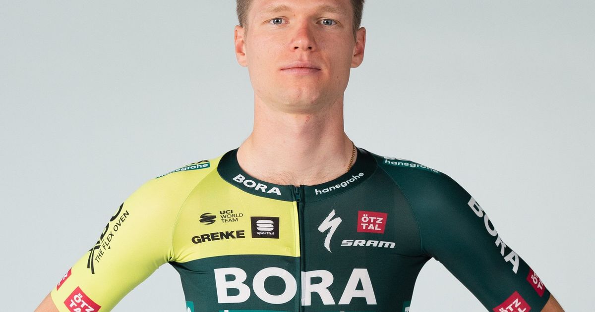 Vlasov wins in training area and on 'lucky mountain': "That makes it ...