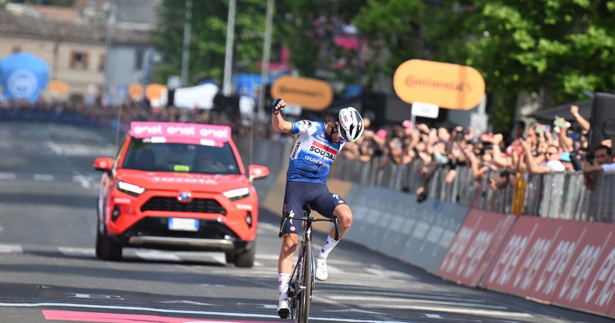 Een wereldkampioen komt boven! Alaphilippe rijdt godganse dag vooraan ...