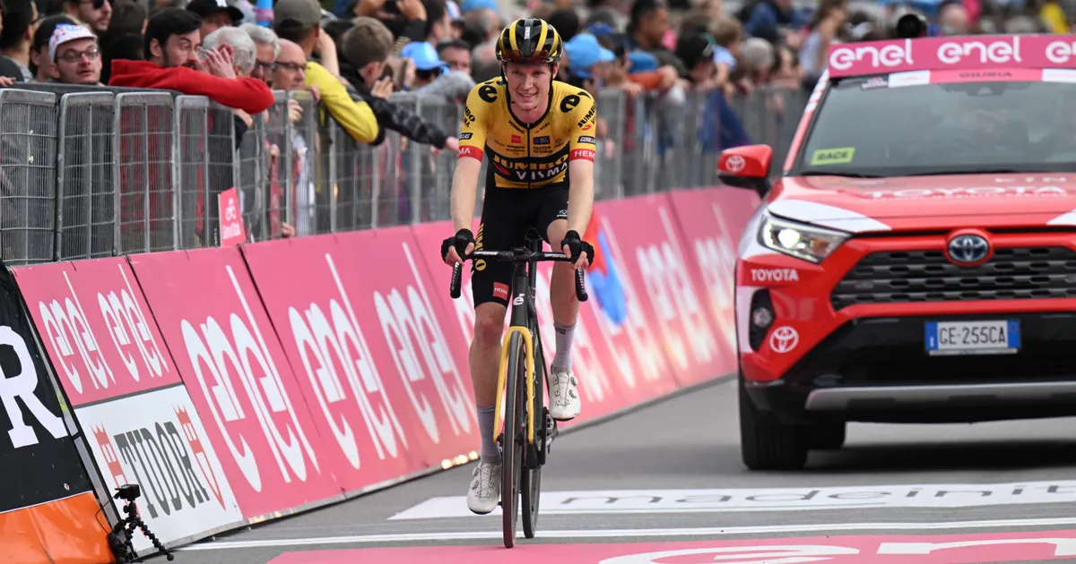Gloag shares wonderful story about Roglic: "He couldn't even climb ...