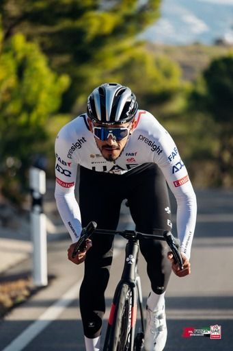 76th (!) win for UAE, but the first for Molano: "I want to take it up a ...