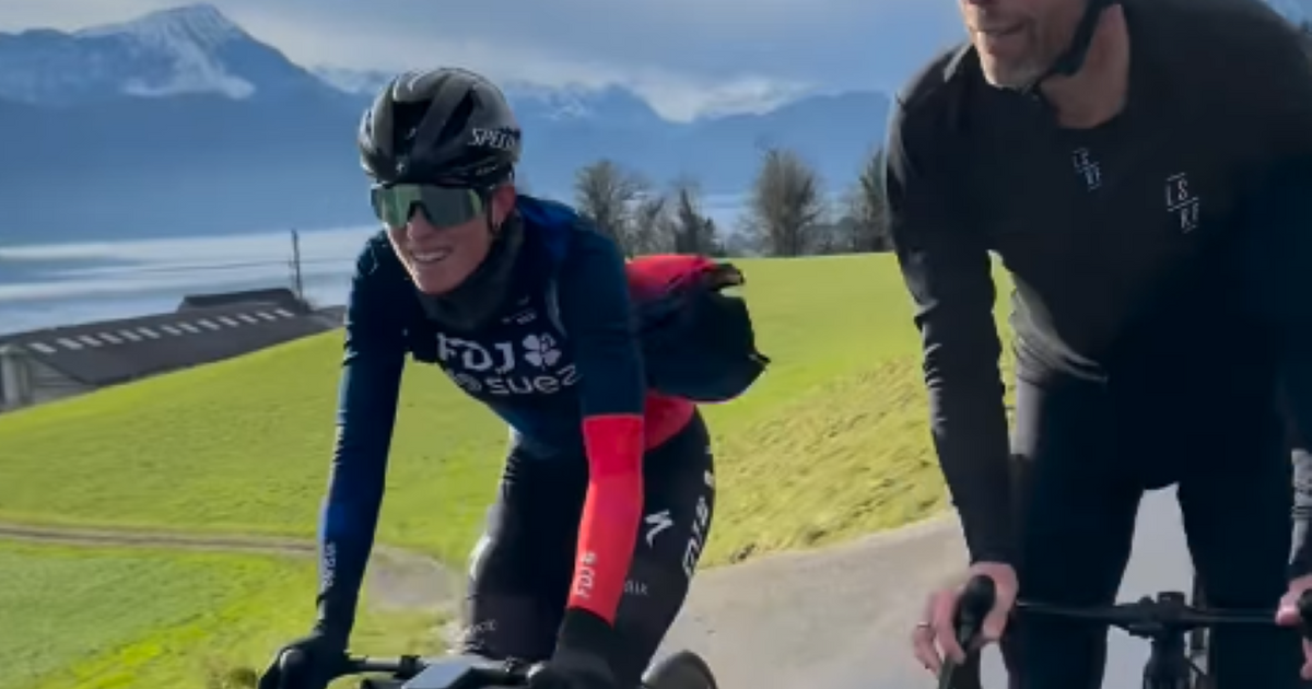 🎥 Vollering en Ten Dam leggen, op gloednieuwe Specialized-fietsen ...