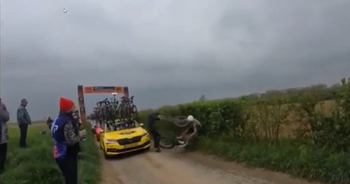 🎥 Alpecin domestique Dillier shares update after brutal crash with ...