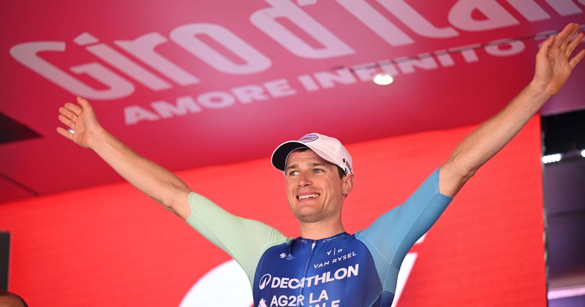 Uijtdebroeks runs into unstoppable Prodhomme after Visma | Lease a Bike ...