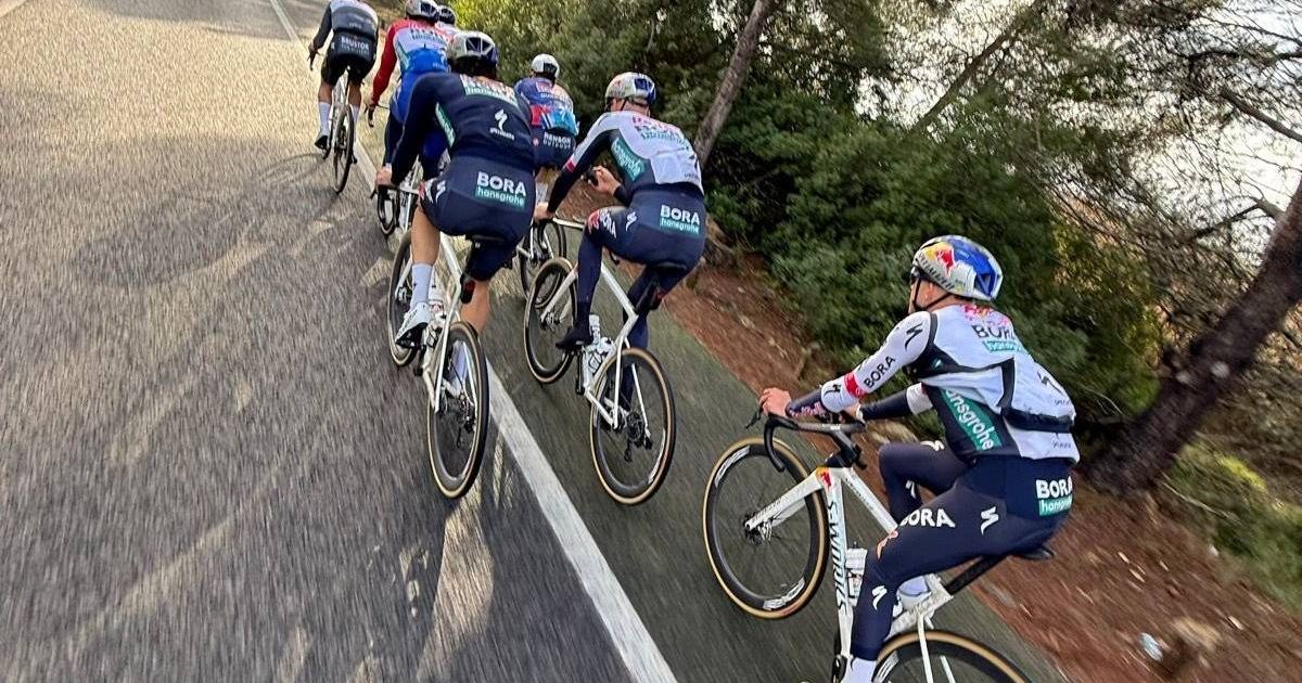 Pogačar (UAE) vs Evenepoel (Red Bull): records fall as rivals unleash ...