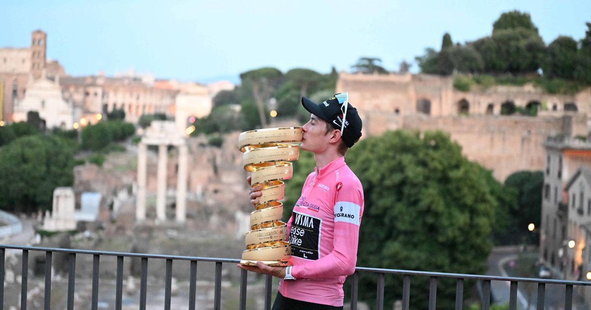 Jonas Vingegaard breekt in laatste flashinterview van Giro