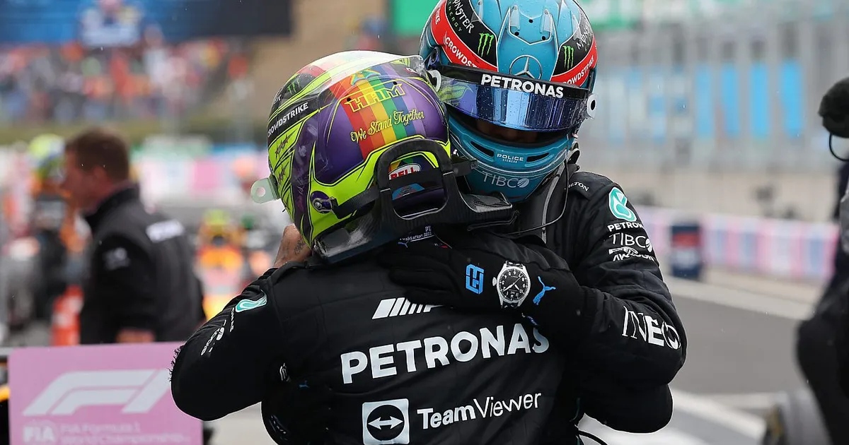 Russell: "Hamilton had veel meer races kunnen winnen dan Verstappen"