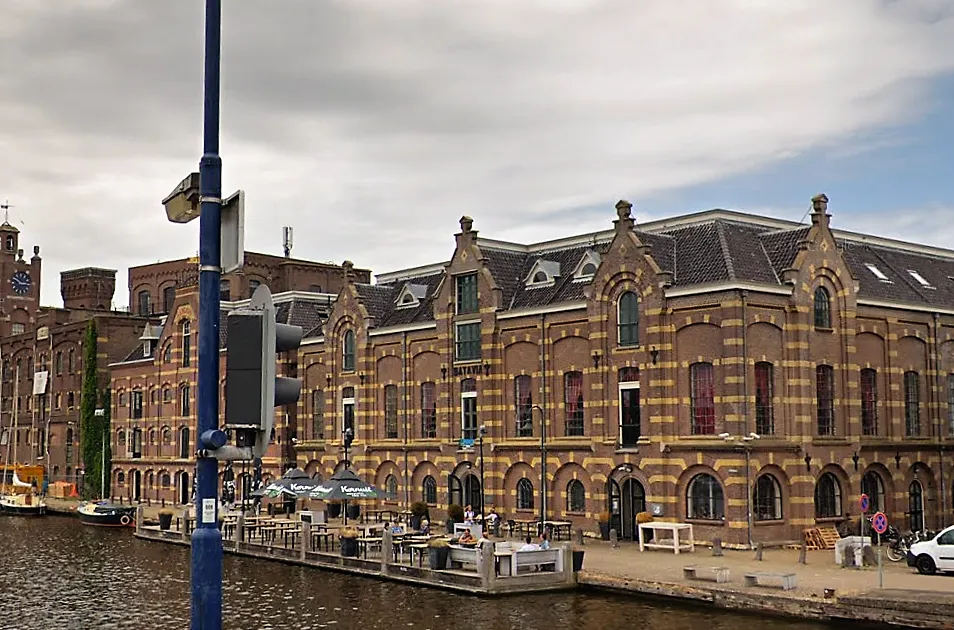 Comeback van grand café aan de Zaan in Wormer als Batavia 1894