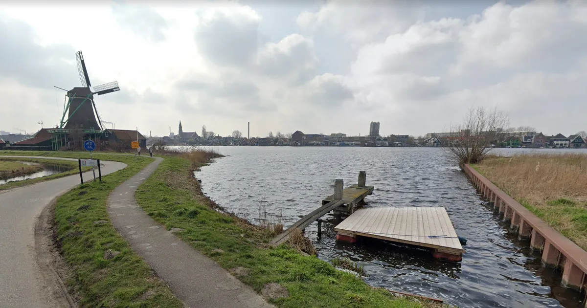 Versterking en kleine verhoging dijk Zaanse Schans nodig