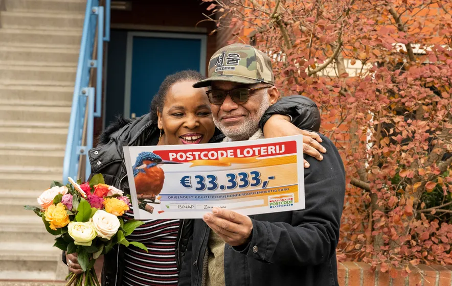 Miljoen euro Postcode Loterij verdeeld in Zaandam