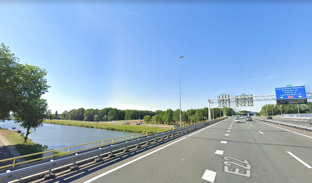 Viaduct in A7 bij Purmerend gesloten voor zware trucks