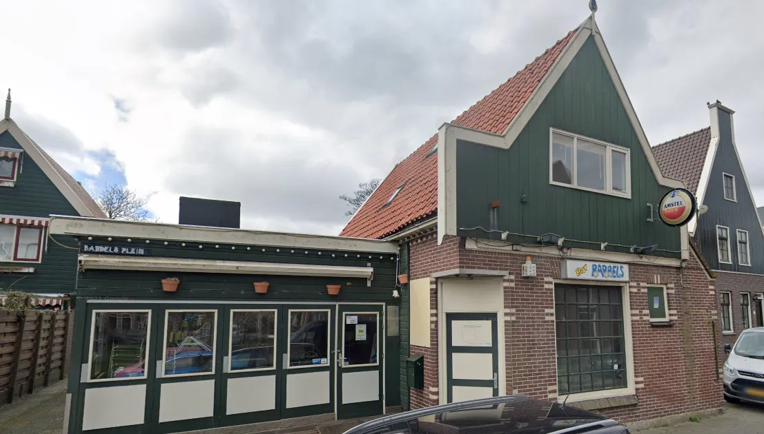 Geen zes maar vijf woningen op plek Bar Babbels