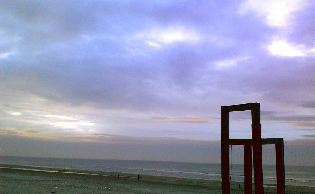 Ook Zandvoortse kust vervuild met paraffine