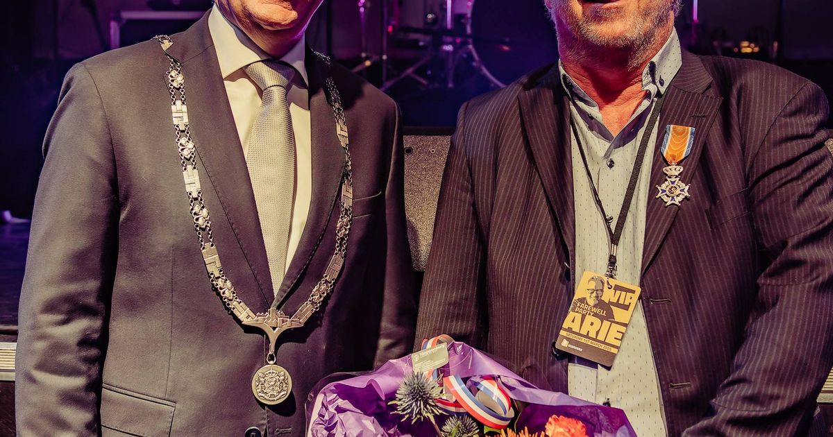 Koninklijke onderscheiding voor Arie Verstegen van Poppodium Boerderij