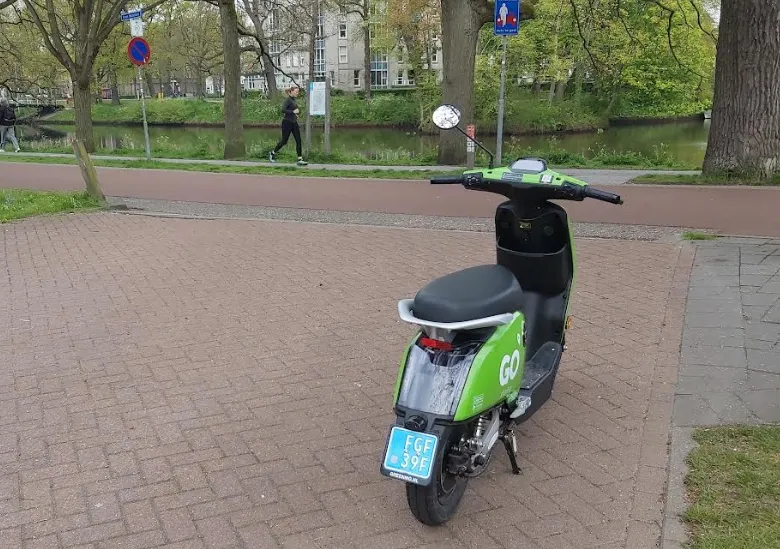 Ander deelvervoer: Check en Felyx zorgen voor scooters en Go Sharing en ...
