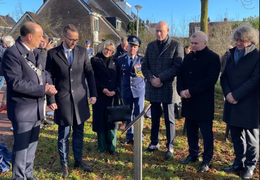 Piloot Otto Smik herdacht in Zwolle-Zuid